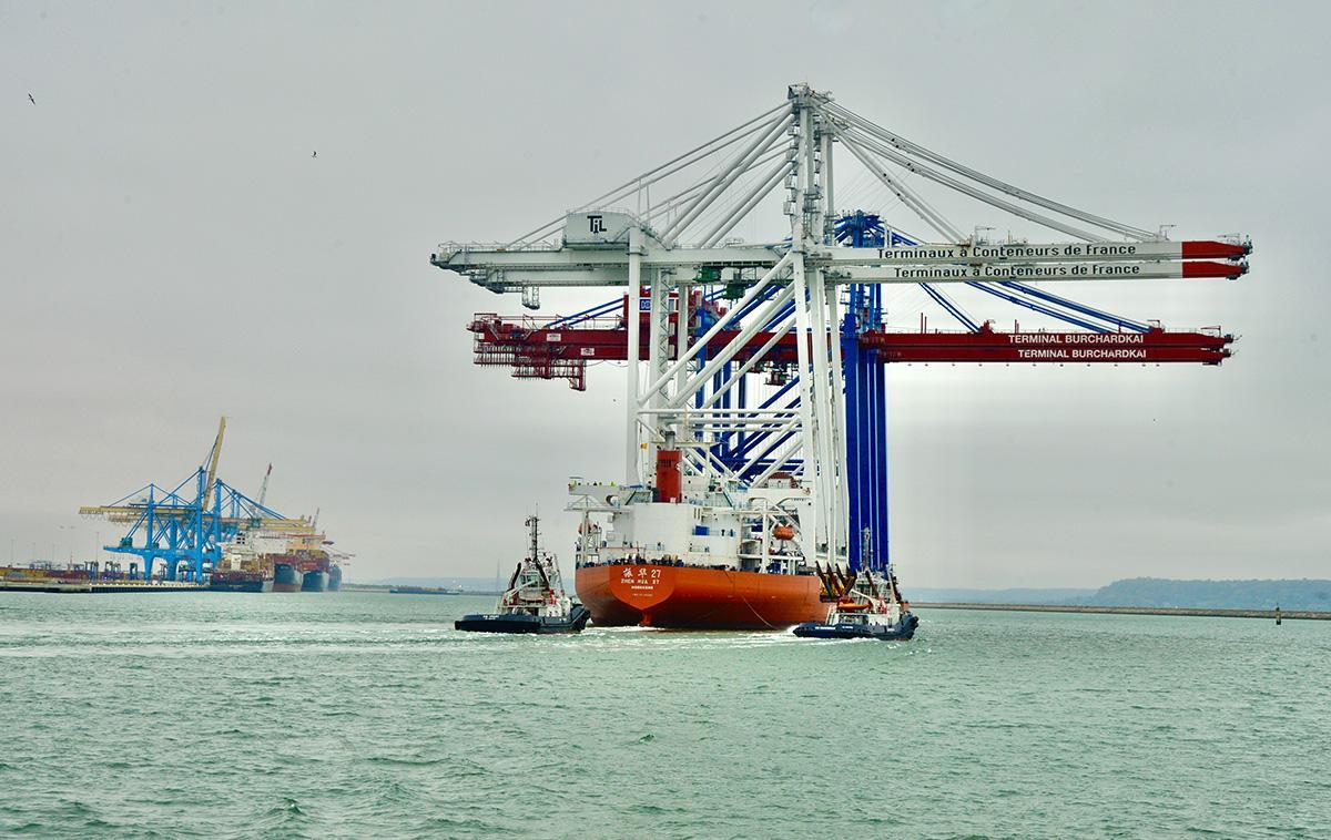 Les deux premiers méga portiques de TiL MSC débarquent au Havre ...