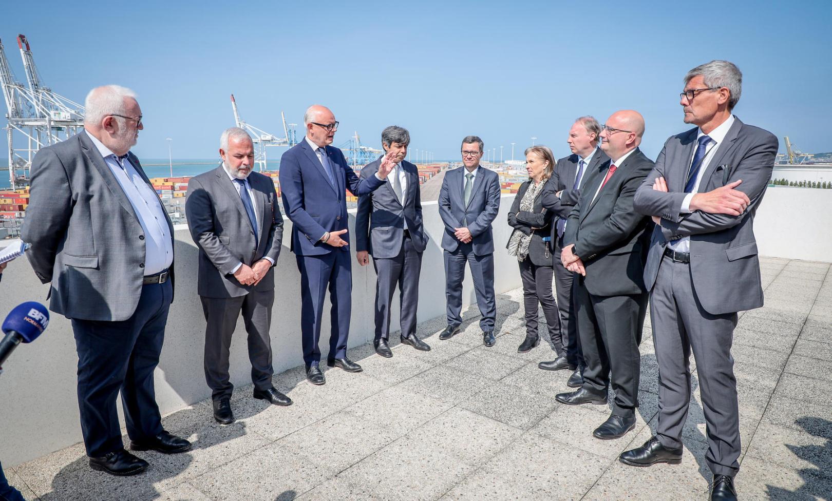 Au Havre, une première mondiale : TiL MSC commande 9 portiques | HAROPA ...